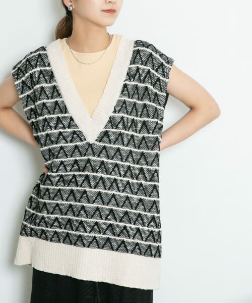 【セール】 ジャガードVネックベスト （ベスト）｜＊＊KBF / ケービーエフ ファッション通販 タカシマヤファッションスクエア