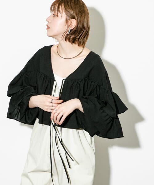 【セール】 クロップドフリルデザインブラウス （シャツ・ブラウス）｜＊＊KBF / ケービーエフ ファッション通販 タカシマヤファッションスクエア