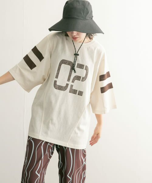 【セール】 ルーズナンバリングTEE （Tシャツ）｜＊＊KBF / ケービーエフ ファッション通販 タカシマヤファッションスクエア